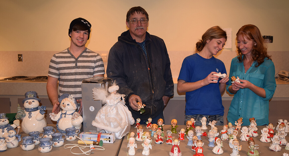 Community shares in Christmas spirit of Joni… | The Berne Witness