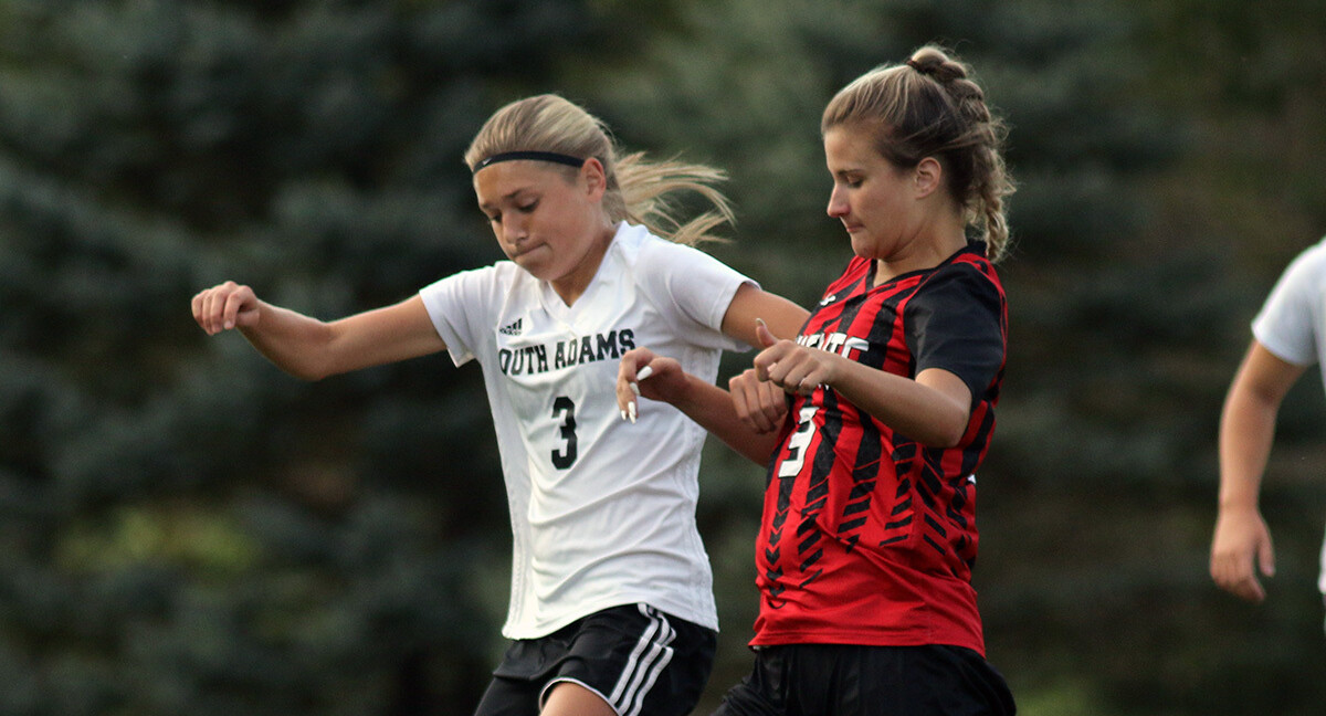 Hirschy kicks Starfires into sectional final | The Berne Witness